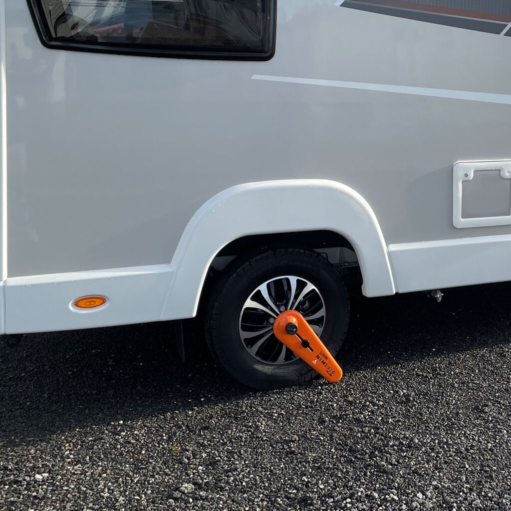 Nemesis Plus (FNP300) motorhome wheel lock from Fullstop